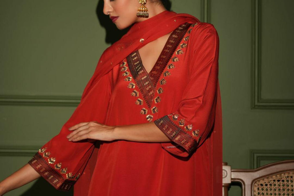 Rani pink asymmetrical kurta set with antique brocade borders – Sohni