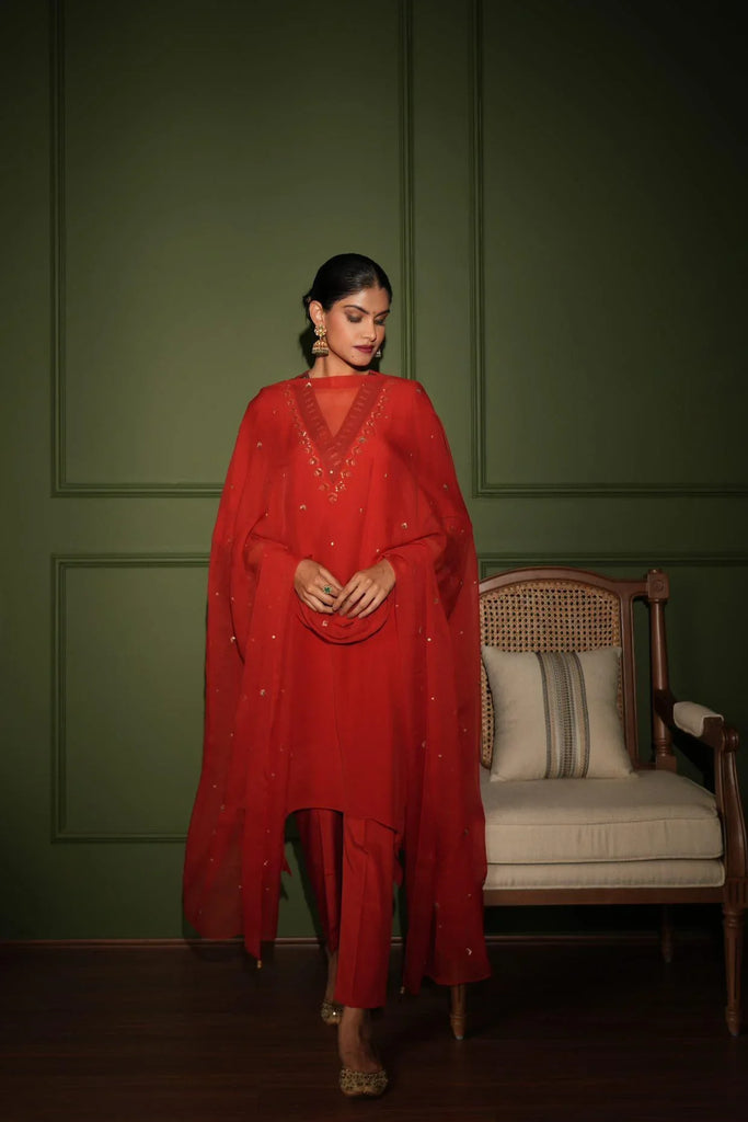 Rani pink asymmetrical kurta set with antique brocade borders – Sohni